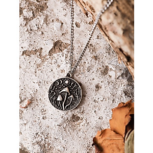 HAQUIL Mushroom With Triple Moon Pendant Necklace, Cute Mushroom Stuff Mushroom Necklace Vintage Mushroom Necklace Jewelry Gifts For Women