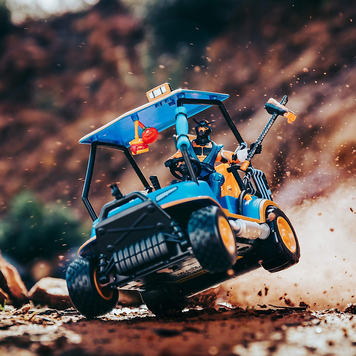 FORTNITE Stinger Wrap ATK Deluxe Feature Vehicle - 10 Inch All Terrain Vehicle (Stinger Wrapped) with Remote Control, Includes 4 Inch Copper Wasp Action Figure and 1 Power Punch Harvesting Tool