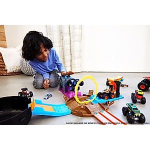 Hot Wheels Monster Truck Pit & Launch Playsets with a 1 Monster Truck & 1 Hot Wheels 1:64 Scale Car, Great Gift for Kids Ages 4 Years & Older