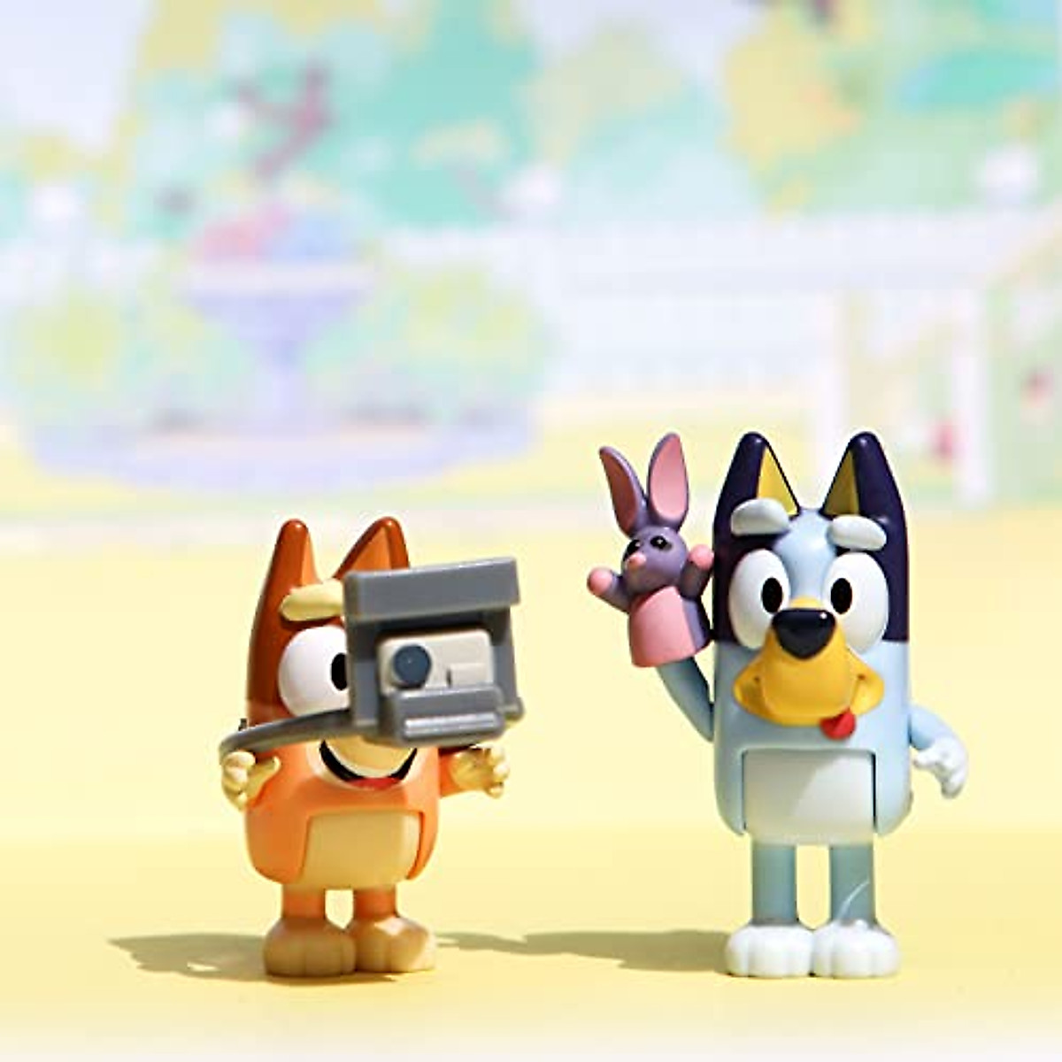 Bluey and Bingo Photographer 2 Figure Playset Pack Articulated 2.5 Inch Action Figures Includes Toy Bob Bilby Puppet and Camera Official Collectable Toy