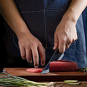 Avarmora Chef knife 8 inch Damascus kitchen knife German High Carbon Stainless Steel Sharp Knife, Professional Meat Knife with Ergonomic Handle and Gift Box for Family & Restaurant (Silver)