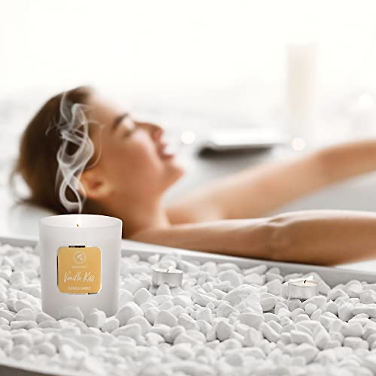 Scented Candle Vanilla Kiss - Aromatherapy Candle - Soywax Candle with Vanilla Extract - Up to 45 Hours Burn Time - Glass Candle Gift - Home Scented Candles - Luxury and Sensual Soy Wax Candle