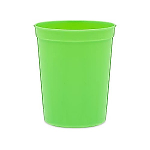 BLUE PANDA 24-Pack 16-Ounce Green Plastic Stadium Cups, Bulk Reusable Tumblers for All Occasions and Celebrations