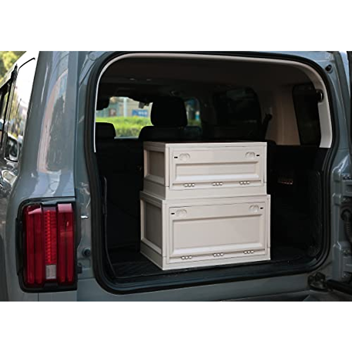 The foldable outdoor camping storage box has a large capacity of 40L, the foldable storage box equipped with a wooden cover and rollers can be used for indoor,car trunk and camping.