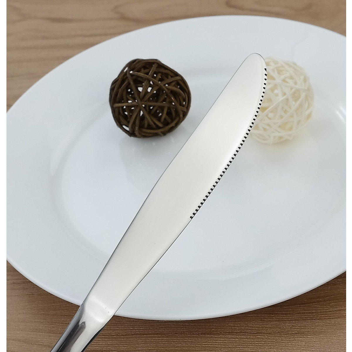 Hommp 16-Piece Stainless Steel Dinner Knives Set