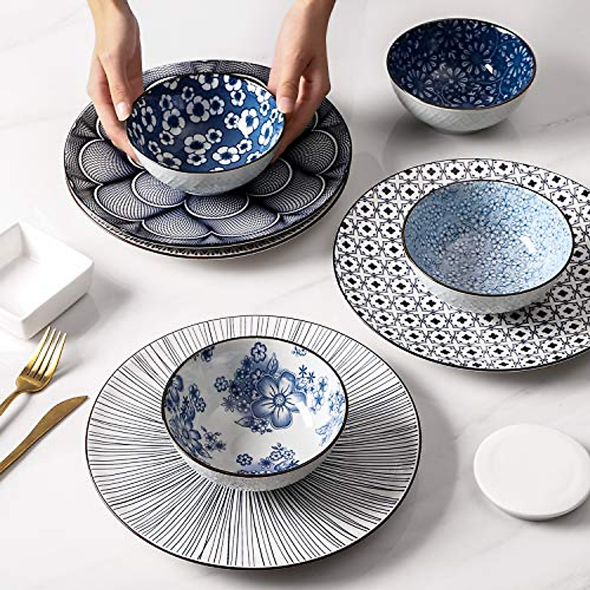 Y YHY Ceramic Bowls, 16 oz Japanese Rice Bowl, Porcelain Cereal Bowls for Kitchen - Nice Choice of Thanksgiving & Christmas Gifts, Blue Bowl Set of 4, Microwave and Dishwasher Safe