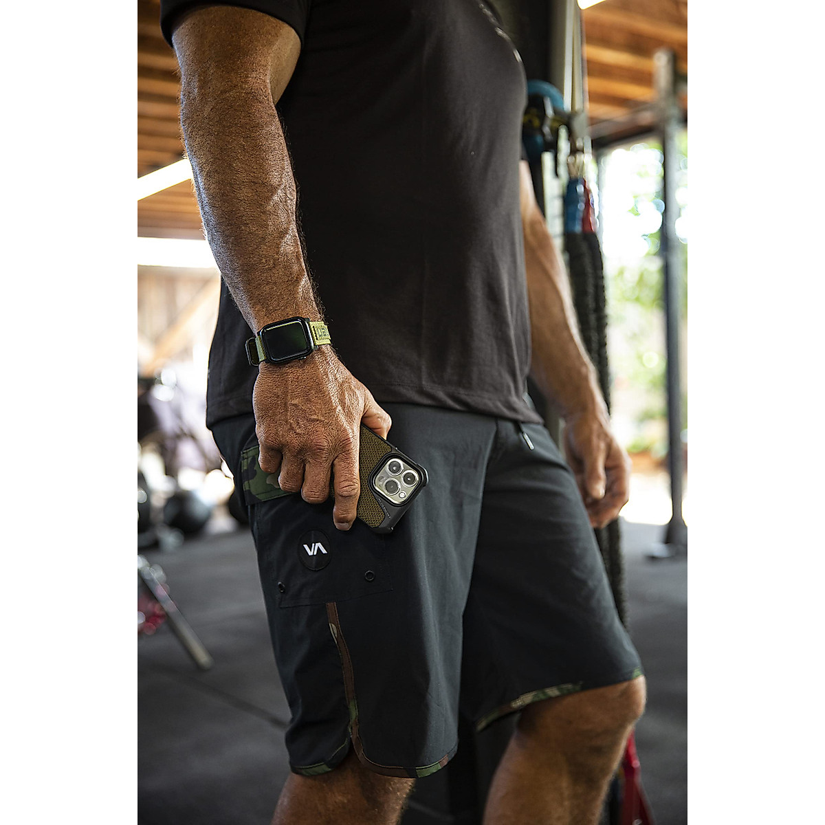 URBAN ARMOR GEAR UAG Designed for iPhone 13 Pro Case Kevlar Black Feather-Light Heavy Duty Shockproof Slim Rugged Metropolis LT. Protective Cover, [6.1 inch Screen]