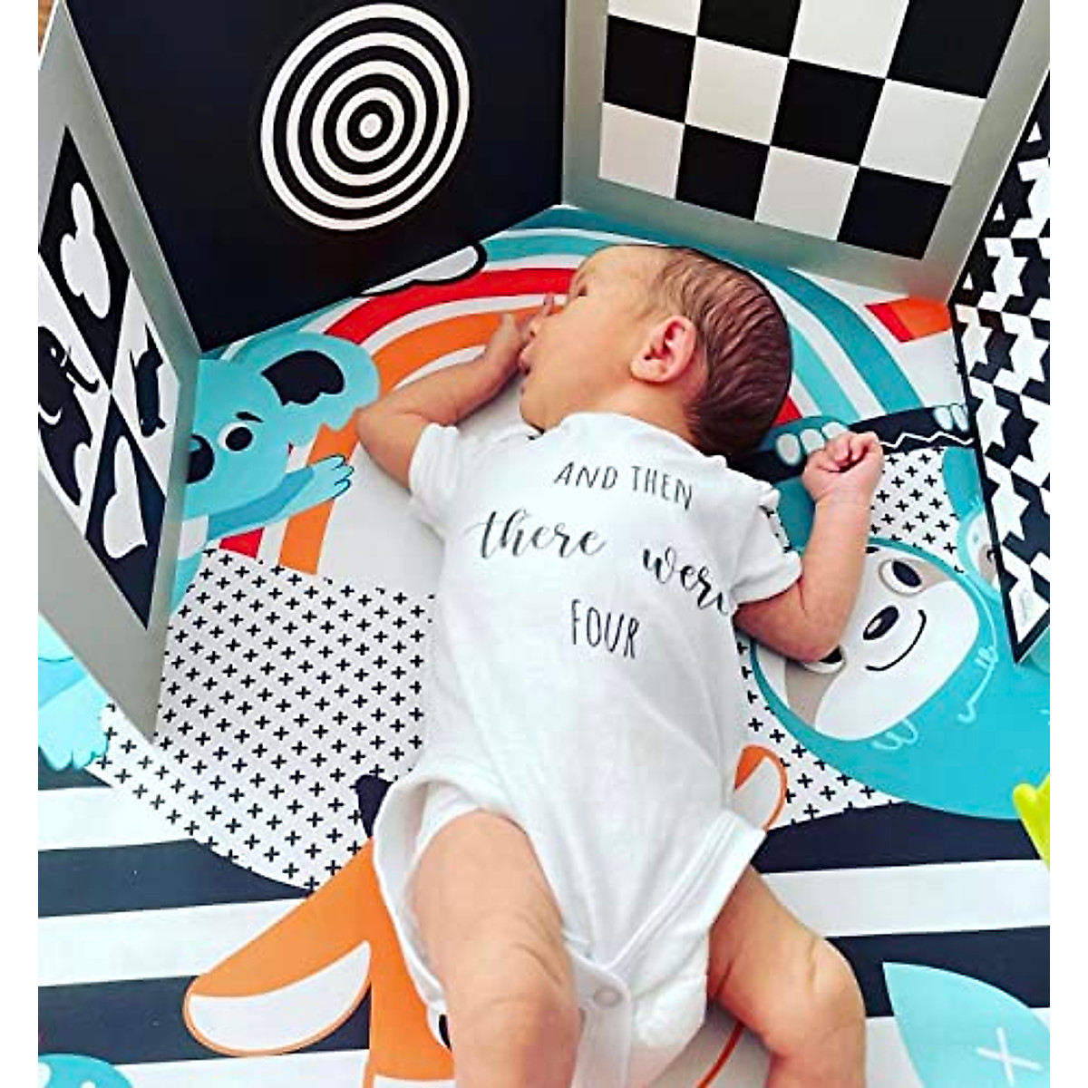 Samuel Sensory Baby Sensory & Development Fold Out Boards, Black and White, Simple Geometric Shapes, Made from 700GSM Card, Stands Independently.