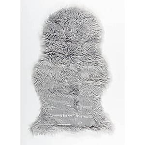 STAFFORA Faux Sheepskin Fur Collection Rug - Soft, Fluffy Area Rugs for Bedroom and Living Room, Luxury Indoor Home Decor, Bed Side Floor Plush Carpets - 2ft x 3ft Grey