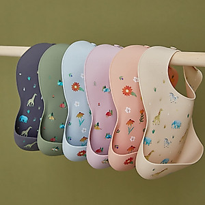 Austin Baby Co Mess Proof Silicone Bibs for Babies – Perfect Travel Toddler Bibs for Baby Boy or Baby Girl – Waterproof with Adjustable Collar, Soft Food Grade Silicone, BPA Free