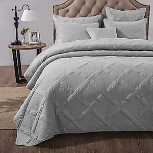 Tache Solid Light Grey Silver Soothing Pastel Soft Cotton Geometric Diamond Stitch Pattern Lightweight Quilted Bedspread 3 Piece Set, King
