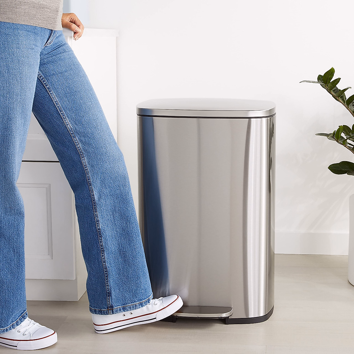 Amazon Basics 50 Liter / 13.2 Gallon Soft-Close, Smudge Resistant Trash Can with Foot Pedal - Brushed Stainless Steel, Satin Nickel Finish