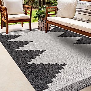 Hauteloom Djugun Outdoor Area Rug - Outside Porch Patio Rug Carpet - Waterproof Rug - Geometric - Black, Gray, Off White, White - 5'3" x 7'7"