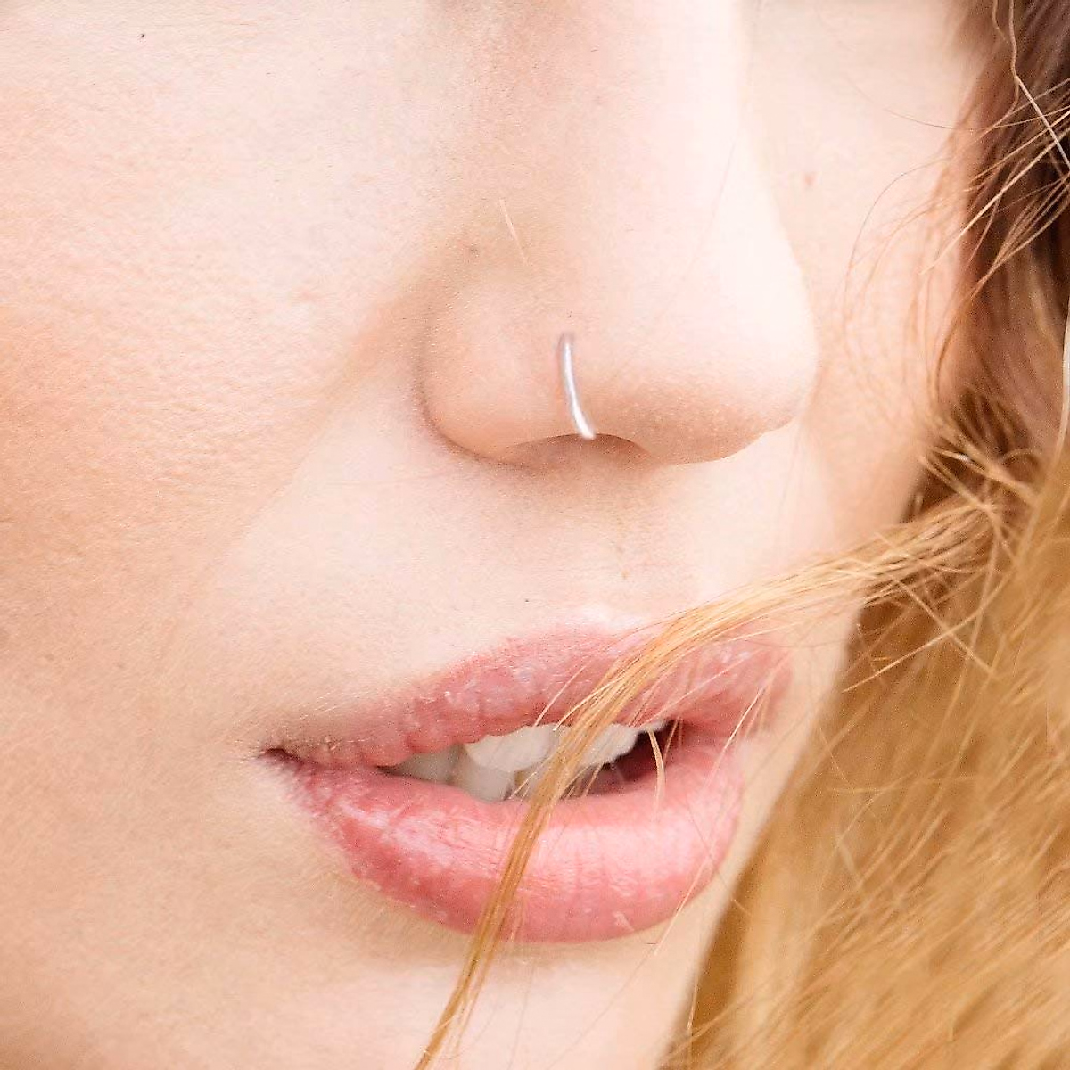 M MOOHAM Gold Nose Ring Hope, 20 Gauge Nose Ring Gold 6mm Surgical Steel 20g Nose Rings Hoop Septum Clicker Cartilage Hoop for Women，Tragus Jewelry Helix Daith Earring Conch Hoop Nose Piercing