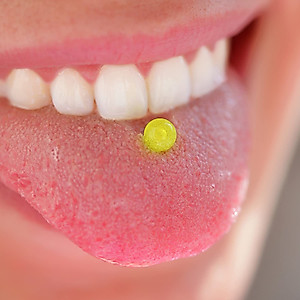 CHARMONLINE Tongue Rings Barbell Nipple Bars 12Pcs Glow in The Dark 14G Bioflex Acrylic or Stainless Steel Piercing Rings Jewelry