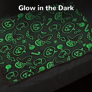 Dujoju Halloween Blanket Pumpkin Throw Blanket Glow in The Dark Blanket Ghost Boo Bat Blanket Kids Throw Blankets for Girls Boys 60"×50"