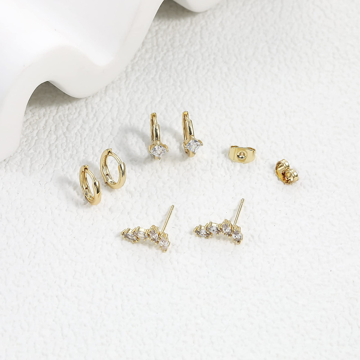 Freekiss Gold Stud Earrings for Women Earring Set for Multiple Piercing Dainty Small Hoop Earrings Sensitive Hypoallergenic Cartilage Earring for Women Gold Jewelry for Women Trendy Gifts