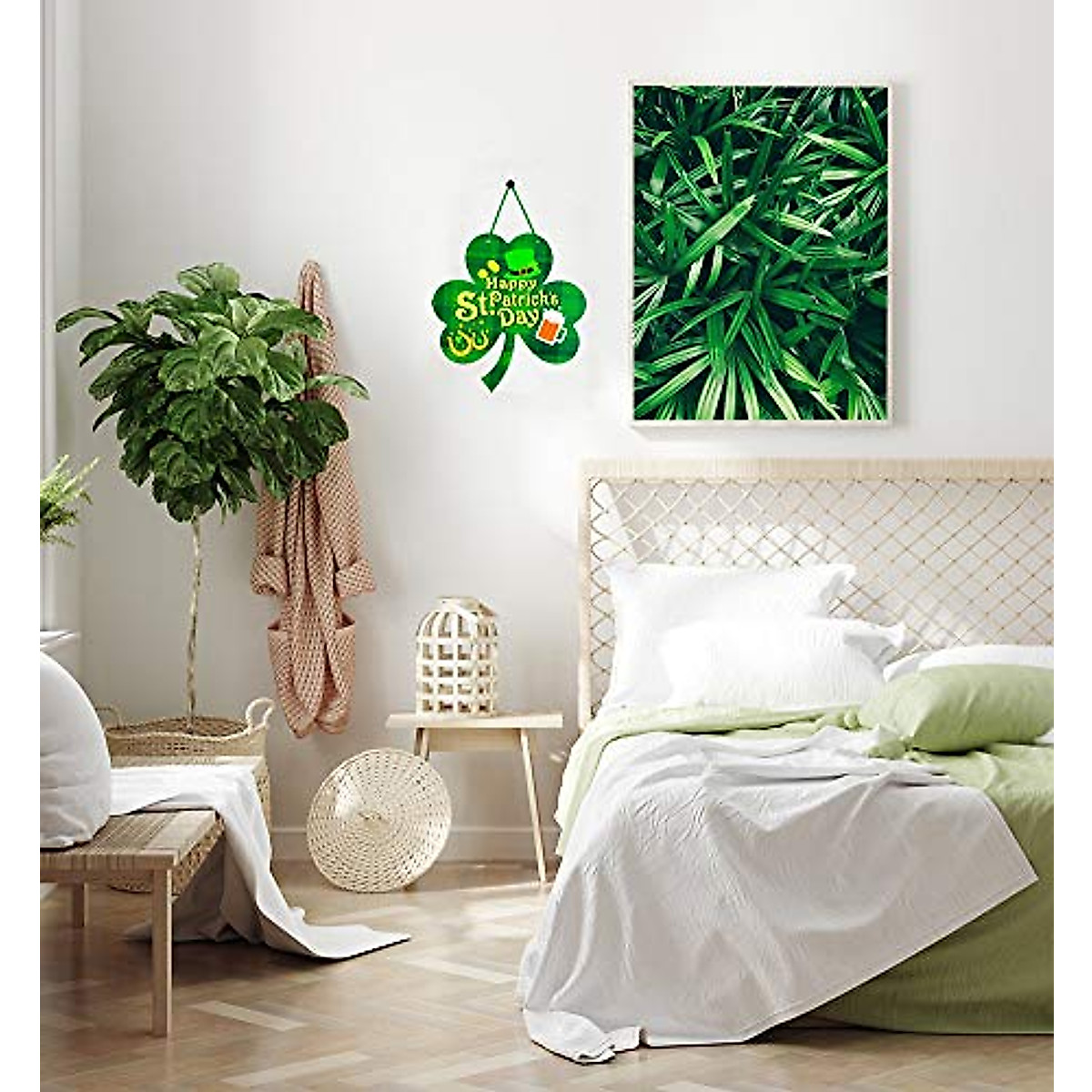 SICOHOME St. Patrick's Day Decoration,9.5"x 10" Happy St. Patrick's Day Door Sign,Shamrock Shaped Hanging Sign for Party Supplies Home Window Wall Farmhouse Indoor Outdoor Decor