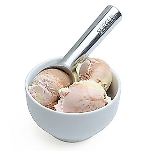 Zeroll Original Ice Cream Scoop with Unique Liquid Filled Heat Conductive Handle Simple One Piece Aluminum Design Easy Release Made in USA, 4-Ounce, Silver