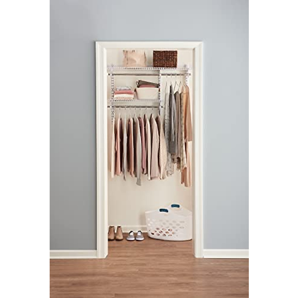 Rubbermaid Configurations Classic Closet Kit, White, 3-6 Ft., Wire Shelving Kit with Expandable Shelving and Telescoping Rods, Custom Closet Organization System, Easy Installation