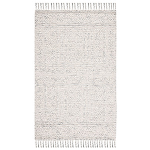 SAFAVIEH Natura Collection Accent Rug - 4' x 6', Grey & Ivory, Handmade Boho Farmhouse Braided Tassel Wool, Ideal for High Traffic Areas in Entryway, Living Room, Bedroom (NAT185F)