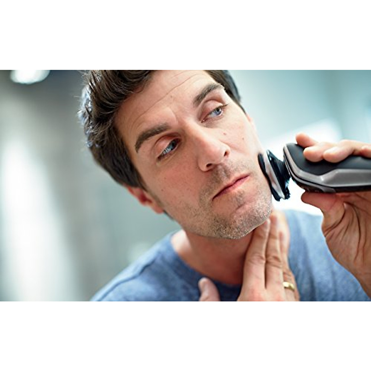 Philips Norelco Electric Shaver 5500 Wet & Dry,S5370/81, with Turbomode and Precision Trimmer