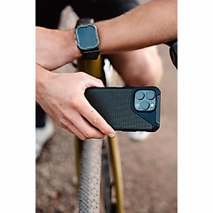 URBAN ARMOR GEAR UAG Case [Updated Ver] Compatible with iPhone 15 Pro Case 6.1" Metropolis LT Kevlar Black Built-in Magnet Compatible with MagSafe Charging Rugged Military Grade Protective Cover