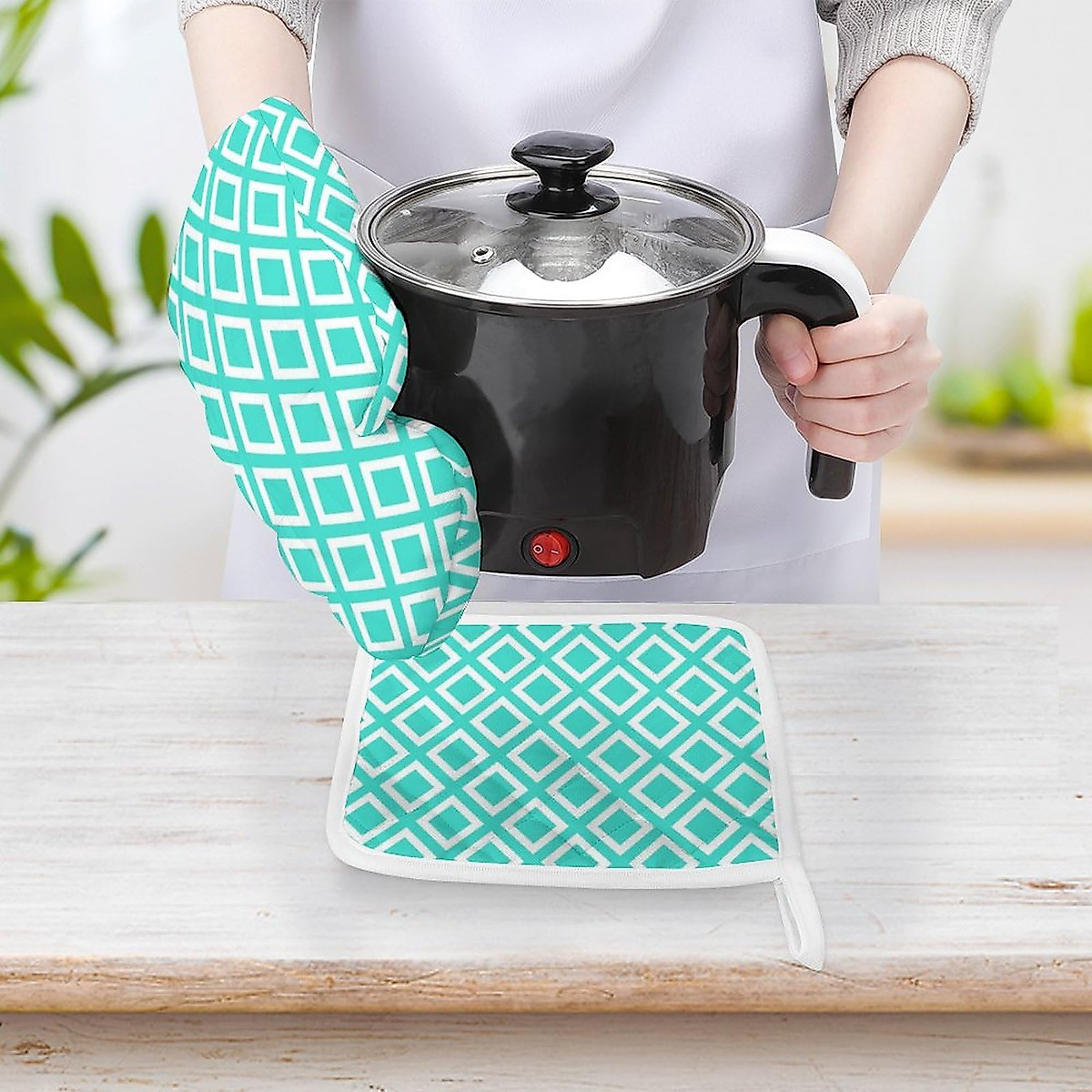 2Pcs Oven Mitts and Pot Holders Set, Mint Green White Coral Diamond Pattern Oven Mitts Gloves Set Heat Resistant Hot Pads for Kitchen Cooking Grill