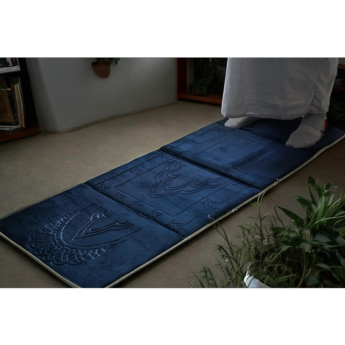 Tawakul Foldable Prayer Mat with Backrest - Thick & Padded Extra Comfort & Tote Bag for Easy Travel - Perfect for Jumah, Ramadan, Hajj, Umrah Gift for Family & Friends (Navy Blue)