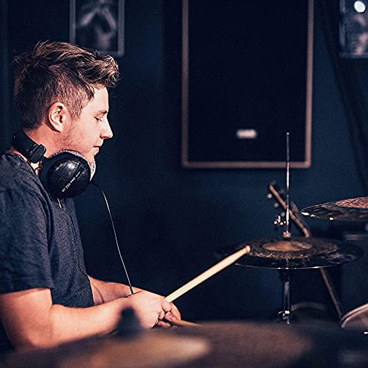 blucoil Beyerdynamic DT 770 PRO 80 Ohm Over-Ear Studio Headphones in Gray. Wired for Professional Recording and Monitoring Bundle 6' 3.5mm Audio Extension Cable, and Slappa Headphone Case