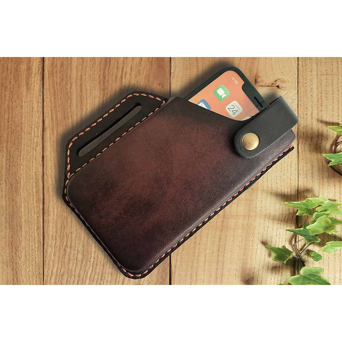 Case for iPhone 5 13 Pro Max, made of genuine leather with a belt clip (iPhone XR)