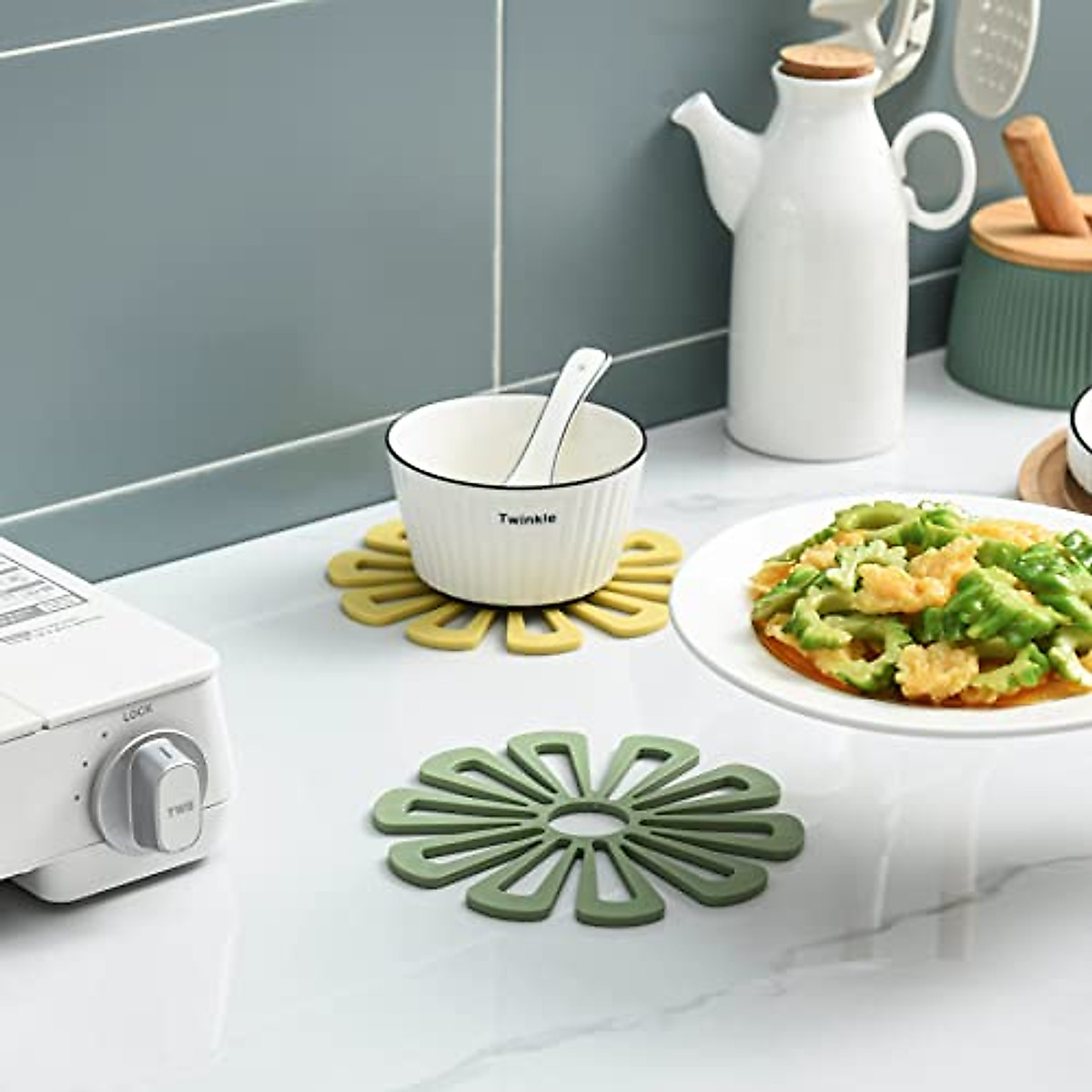 4PCS Silicone Trivet Mat, Heat Resistant Pot Holders, Multipurpose Non-Slip Kitchen Hot Pads for Countertops & Tables, Kitchen Trivets for Hot Dishes & Cookware, Hot Pot Holder for Pots & Pans