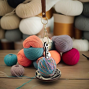 Wrist Yarn Holder, Portable Wrist Yarn Ball Holder for Crocheting, Wooden Black Cat Yarn Organizer Storage Knitting Supplies Crocheting Gift for Craft Lover