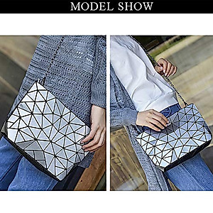 Danse Jupe Womens Geometric Purse Holographic Chain Crossbody Bag Clutch Purse Silver