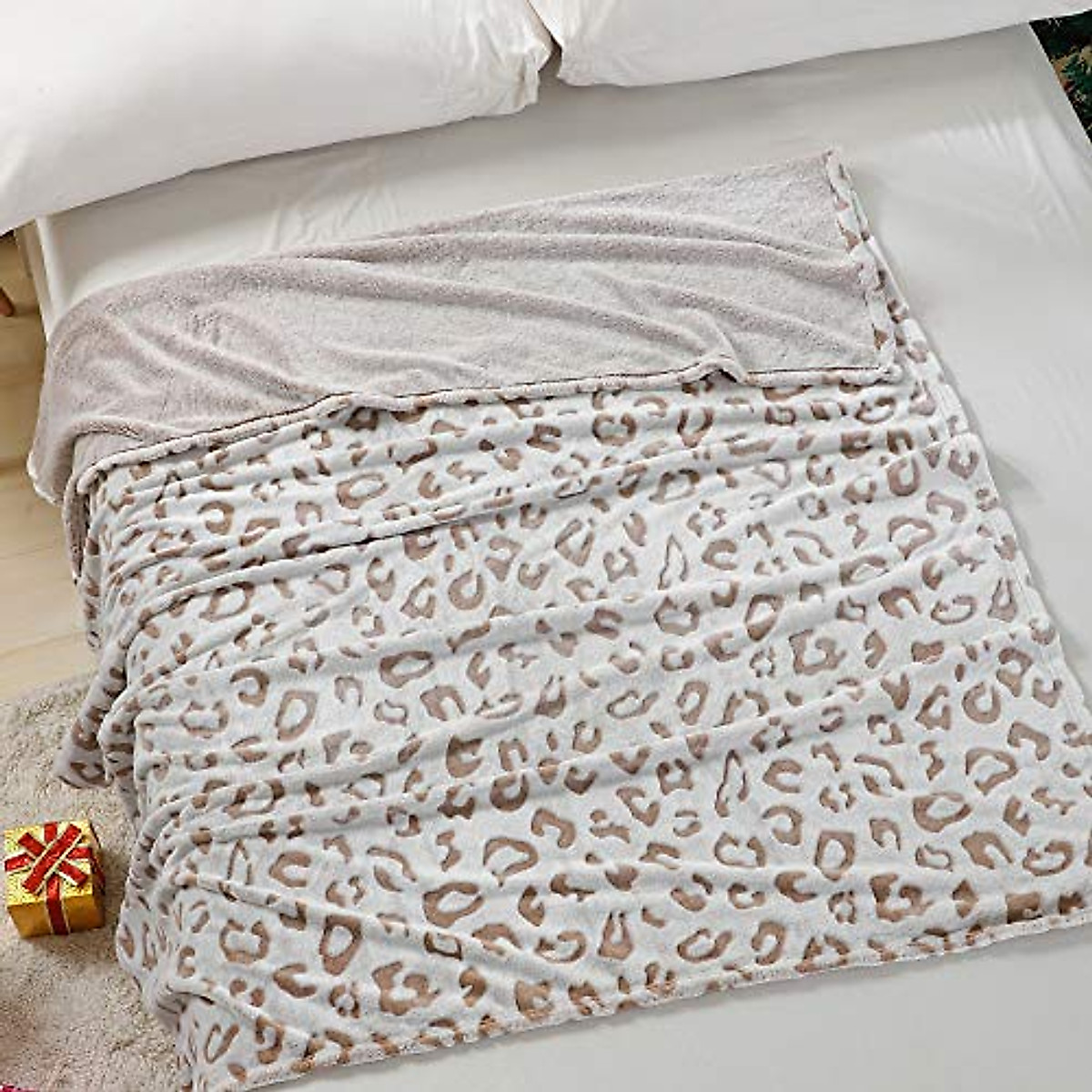 SOCHOW Flannel Fleece Leopard Print Throw Blanket, Lightweight Super Soft Cozy Plush Blanket, 50 × 60 Inches Brown Leopard