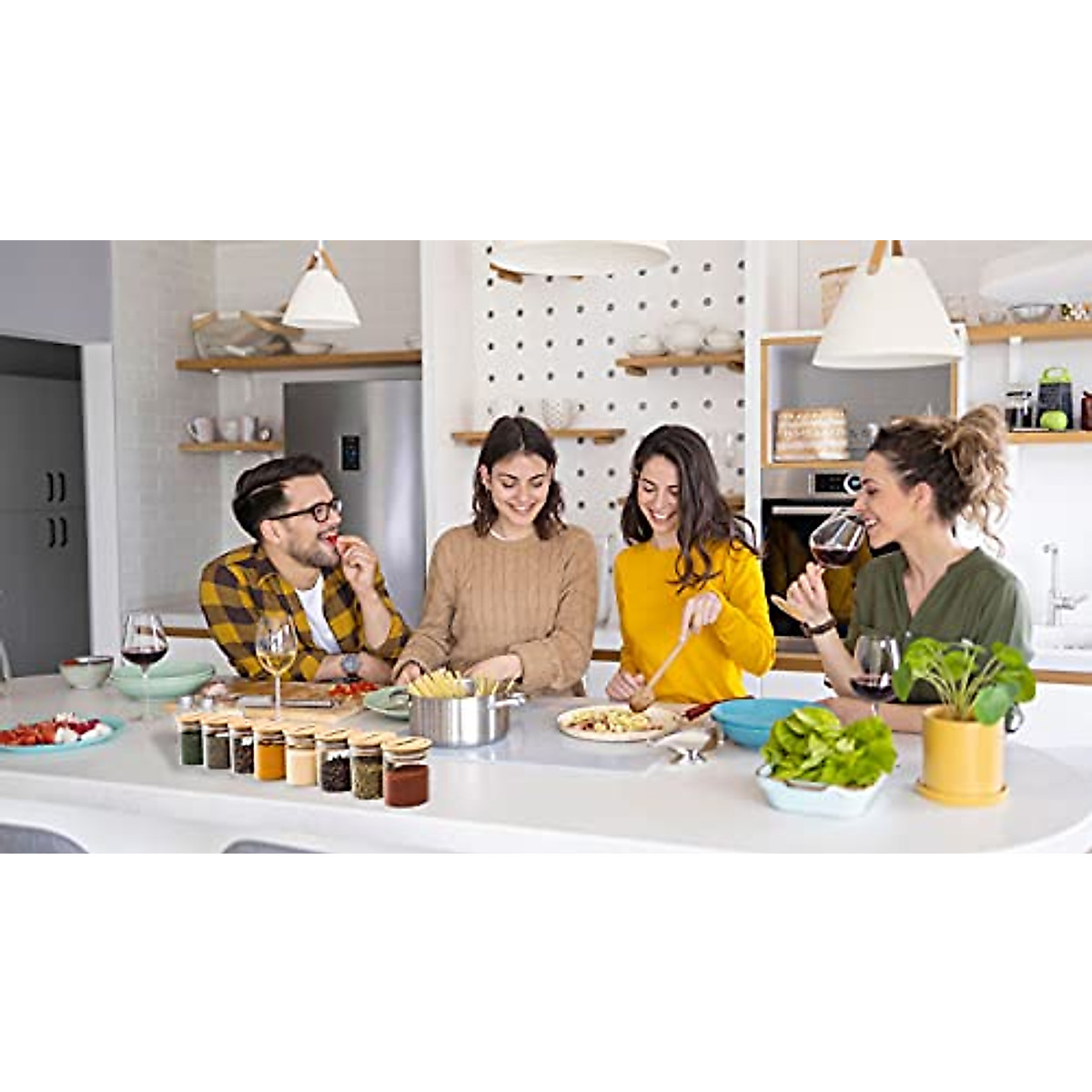 HighTree 5oz Glass Jars with Bamboo Lids and Airtight Silicone Seal, 150ml Spice Jars with Wood Lids (4 Pack)