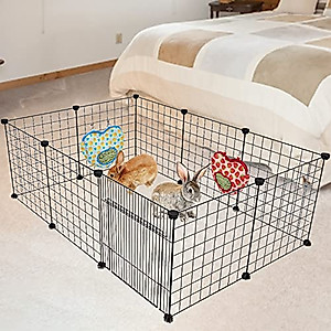 Coppthinktu Rabbit Hay Feeder, Hanging Guinea Pig Hay Feeder, Hay Feeder Rabbit Feeder Hay Feeder Guinea Pig, Small Animal Feeding & Watering Supplies, Suitable for Rabbits, Guinea Pigs, Strawberry