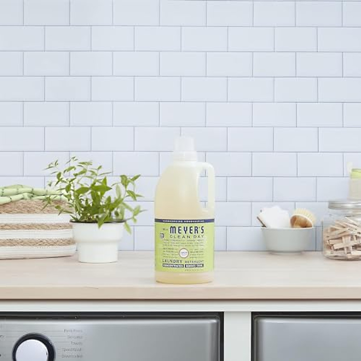 MRS. MEYER'S Clean Day Liquid Laundry Detergent, Biodegradable Formula Infused with Essential Oils, Lemon Verbena, 64 oz - Pack of 2 (128 Loads)