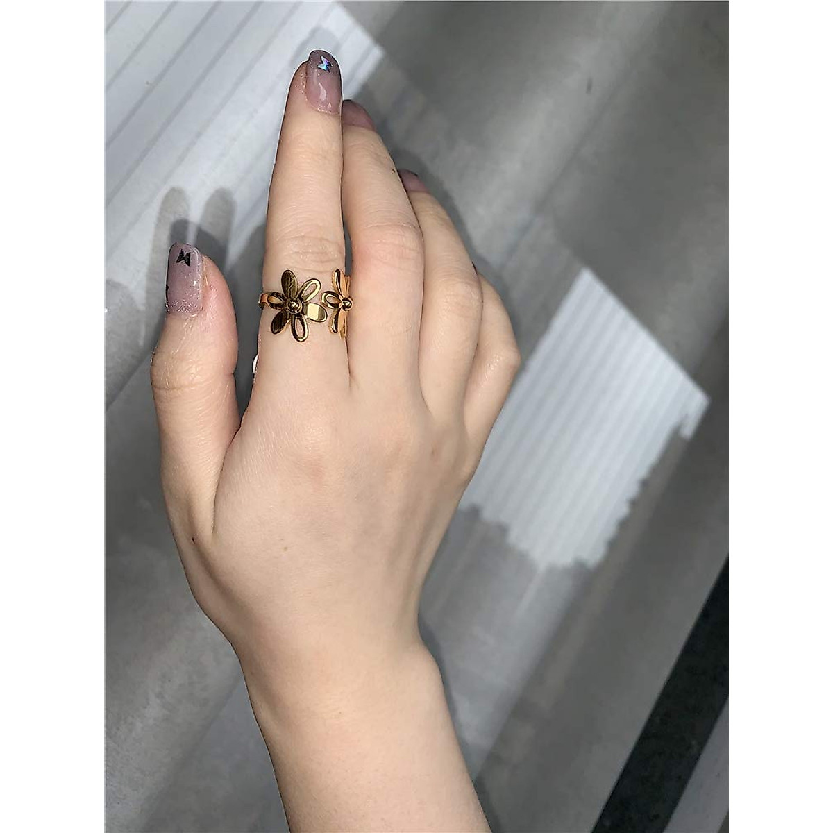 Vintage Daisy Flower Stainless Steel Statement Open Ring for Women Girls Polished Comfort Fit Filigree Hawaiian Sunflowers Adjustable Promise Band Rings Birthday Holiday Gifts BFF Mom (Gold Size 7)