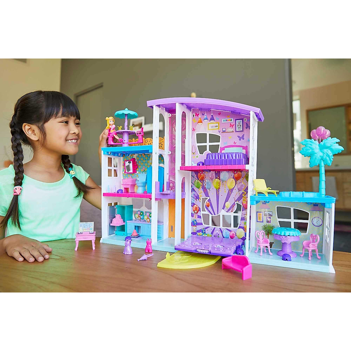 Polly Pocket Playset with 3-inch Doll & Party Accessories, Poppin' Party Pad Transforming Playhouse Toy