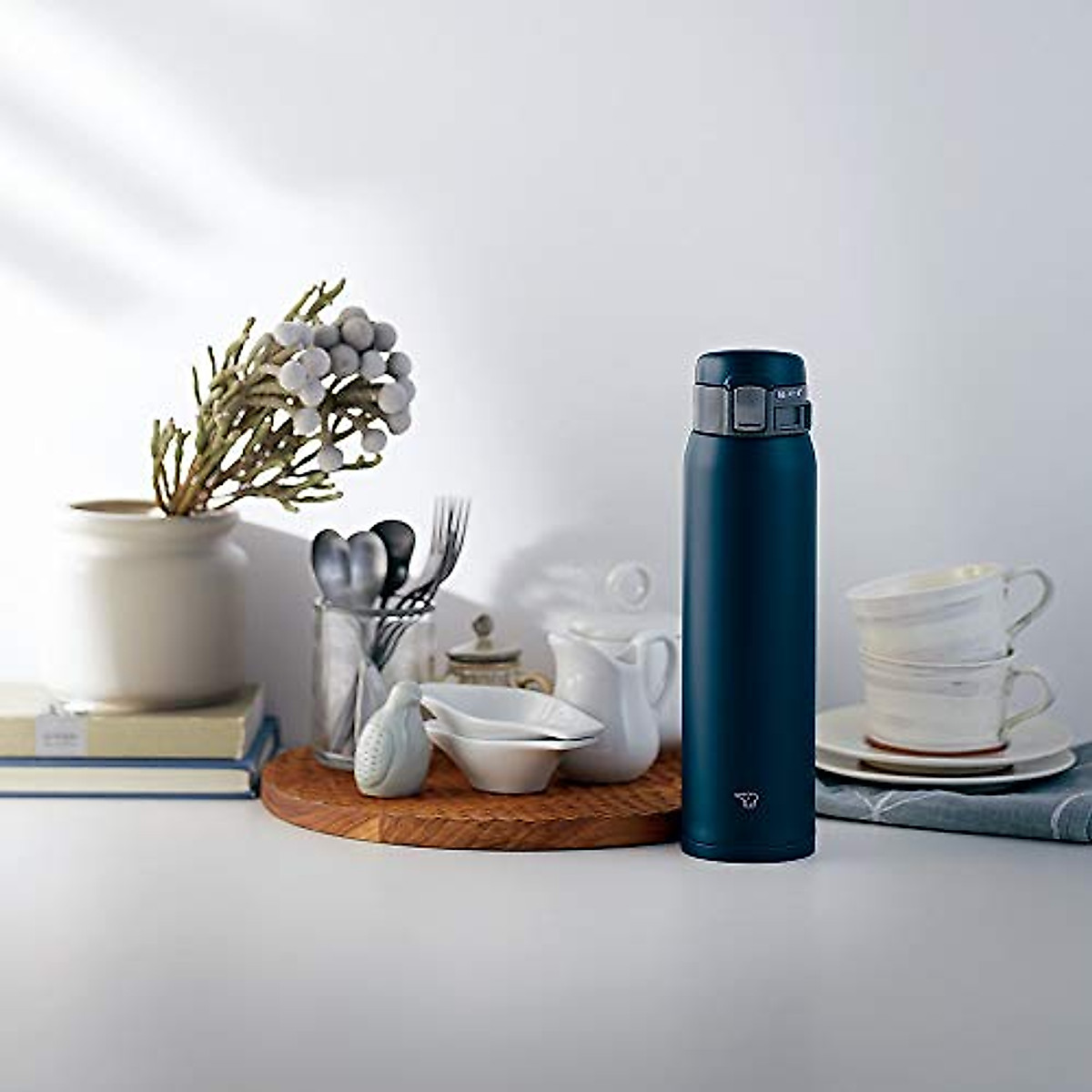 Zojirushi (ZOJIRUSHI) Water bottle direct drinking [One-touch open] Stainless mug 600ml Navy SM-SF60-AD