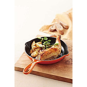 Le Creuset Classic Cast Iron Handle Skillet, 9", Flame