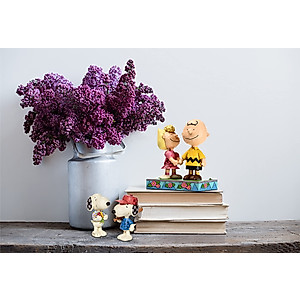 Enesco Peanuts by Jim Shore Snoopy Holding Spring Flowers Miniature Figurine, 3 Inch, Multicolor White