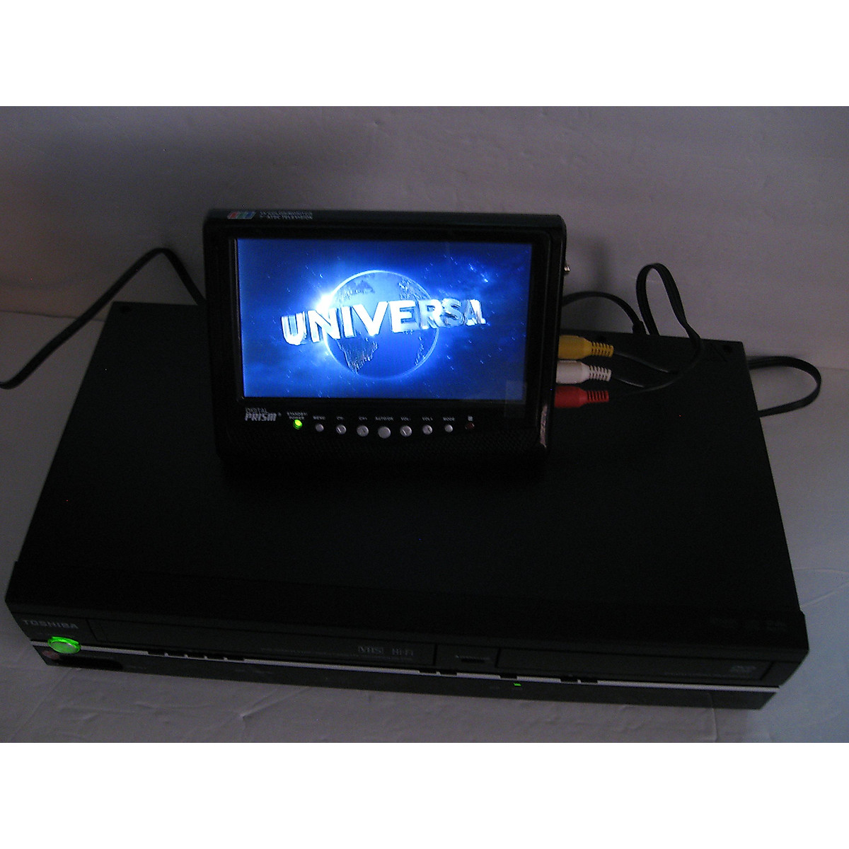 Toshiba SD-V296 DVD Player/VCR Combo, Progressive Scan Dolby Digital Remote Control, Black