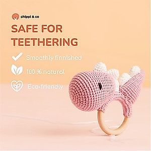 Chippi & Co Wooden Crochet Baby Rattle, Crochet Toys Stuffed Animals Easter Gifts for Kids, Newborn Toys, Unique Easter Basket Stuffers, Basket Filler, Cute Baby Shower Decor (Didi The Pink Dinosaur)