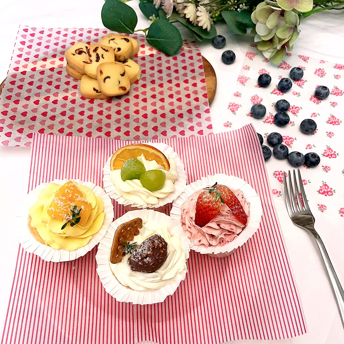 ZZJ 150pcs Valentine's Day Wax Paper, Food Picnic Paper, Greaseproof Paper,Waterproof Dry Hamburger Paper Liners Wrapping Tissue for Plastic Food Basket (Rose Heart Stripe)