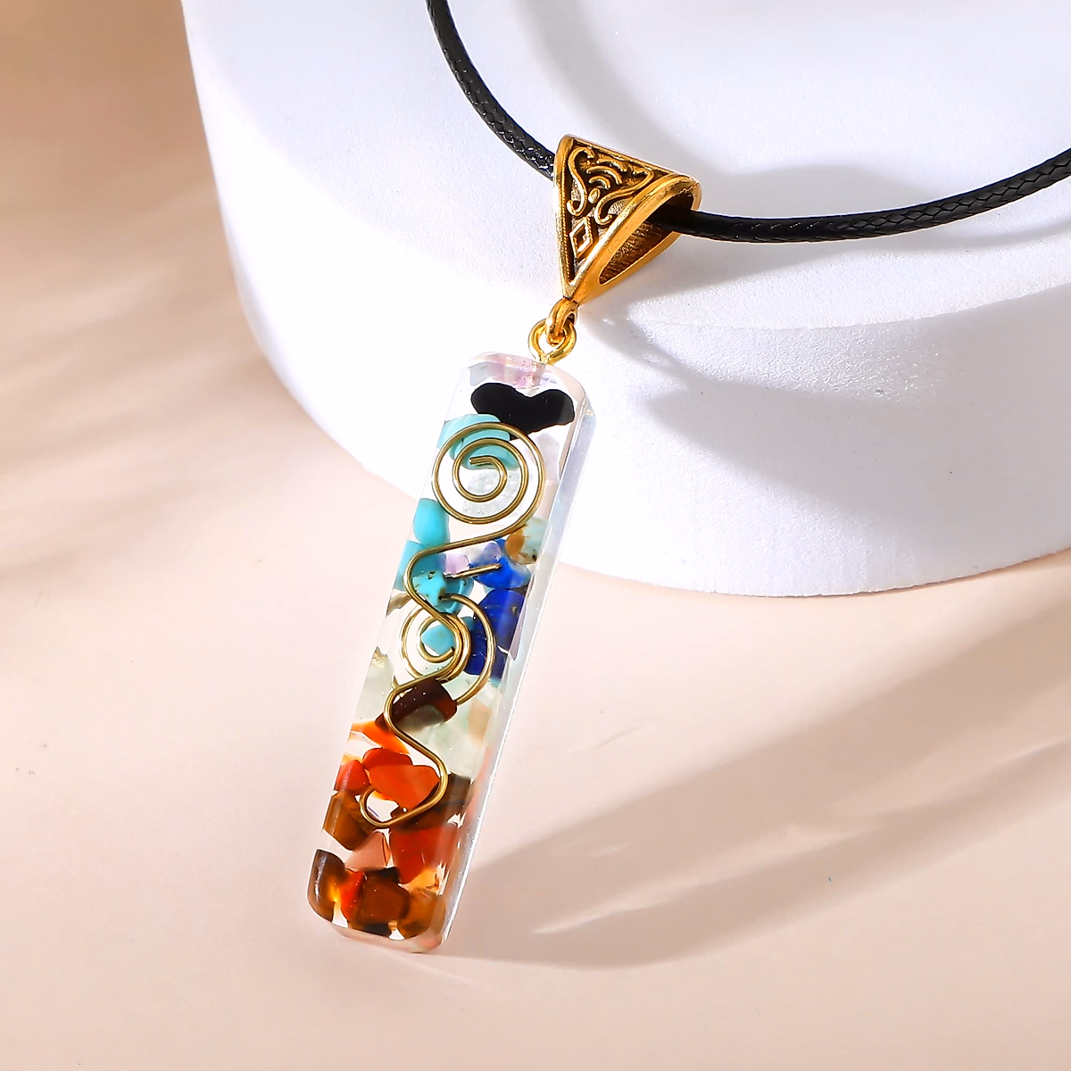 Paffartt 8Pcs Crystal Necklace for Women Men Healing Energy Crystal Pendant Gemstones Necklace Red Agate Amethyst Carnelian Crystal Necklaces Natural Quartz Jewelry