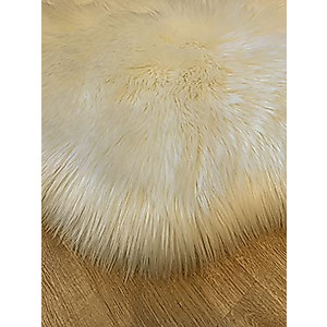 LAMBZY Faux Sheepskin Super Soft Hypoallergenic Silky Shag Rug for Living Room, Kids Room, Sofa (Quarto 4 Pelts 4'x6', Cream)