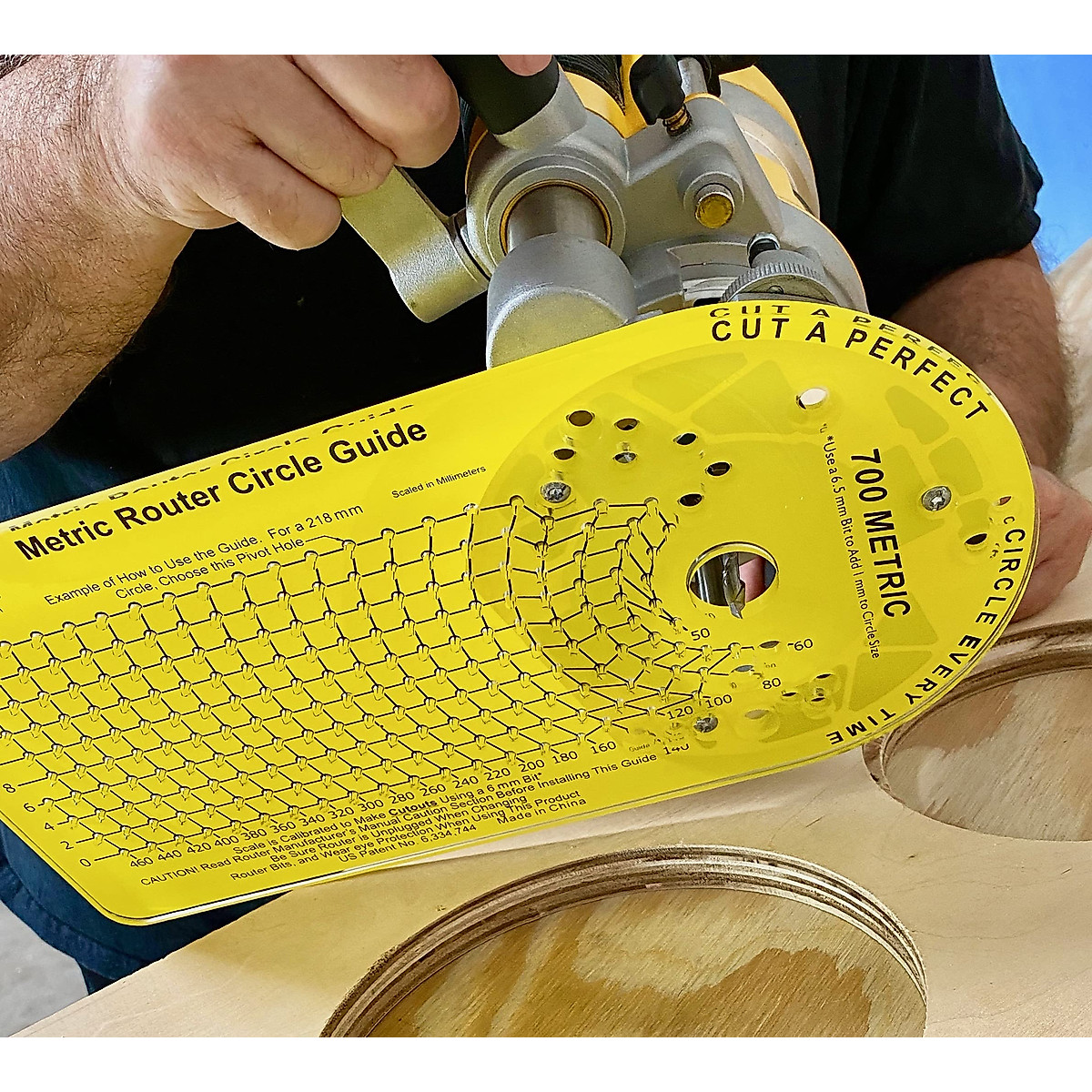 Jasper 700 Metric Circle Cutter Router Jig - Router Circle Cutting Jig Cuts Perfect Circles from 50mm to 406mm D - Circle Guide Ki Jig Includes Calibration Disc, Pivot Pins & Fits Most Popular Routers