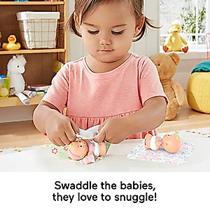 Fisher-Price Little People Snuggle Twins, set of 2 baby figures with 2 soft blanket accessories for toddlers and preschool kids ages 18 months to 5 years